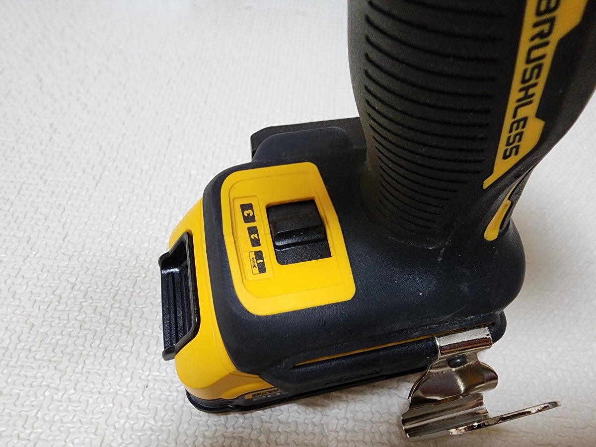 디월트 아토믹 임팩 드릴 드라이버 DCF850 후기 • REDMILK